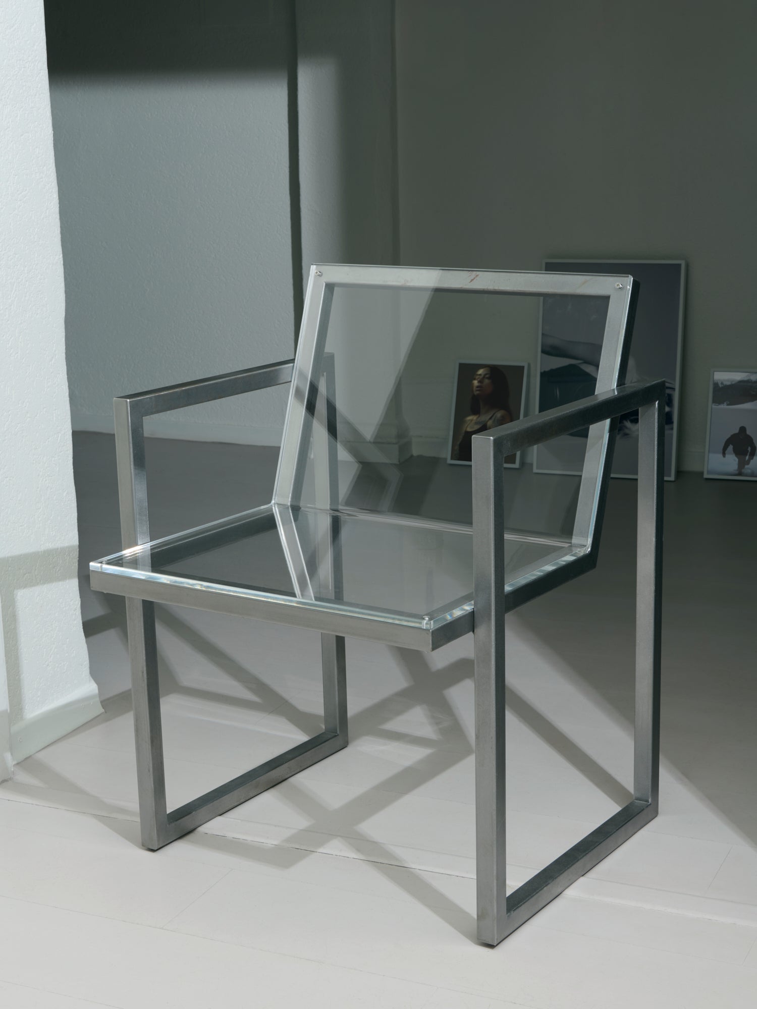 Invisible Chair aus Stahl & Plexiglas, handgefertigt in der Schweiz ...